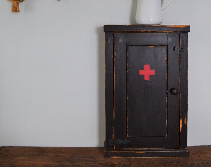 Antique Reproduction Washroom Cupboard , Wall Mounted , Wood Medicine ...