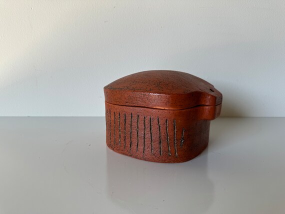Mid-Century Organic Studio Pottery Lidded Pot / Box - Gem