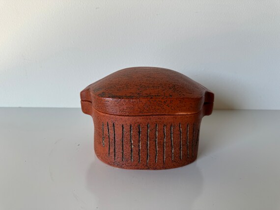 Mid-Century Organic Studio Pottery Lidded Pot / Box - Gem