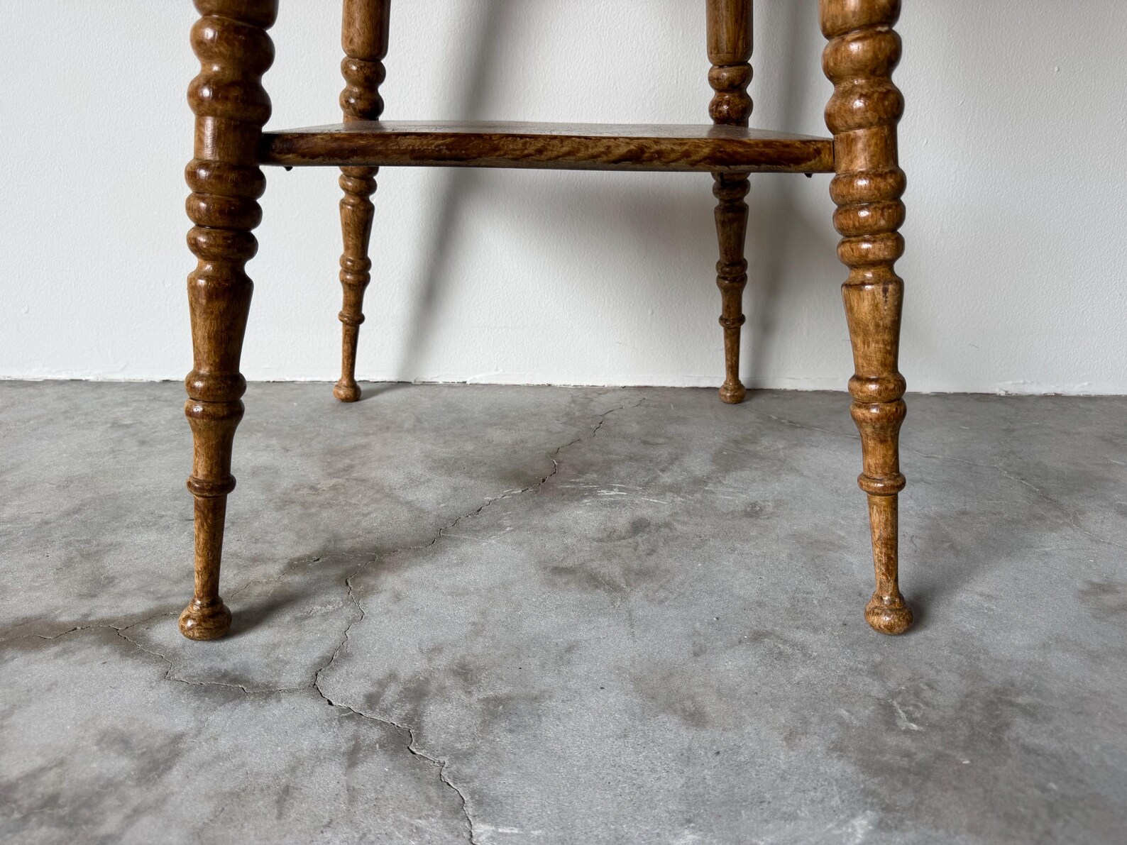 1960s Vintage Two-tier Oak Parlor or End Table With Turned Legs - Etsy