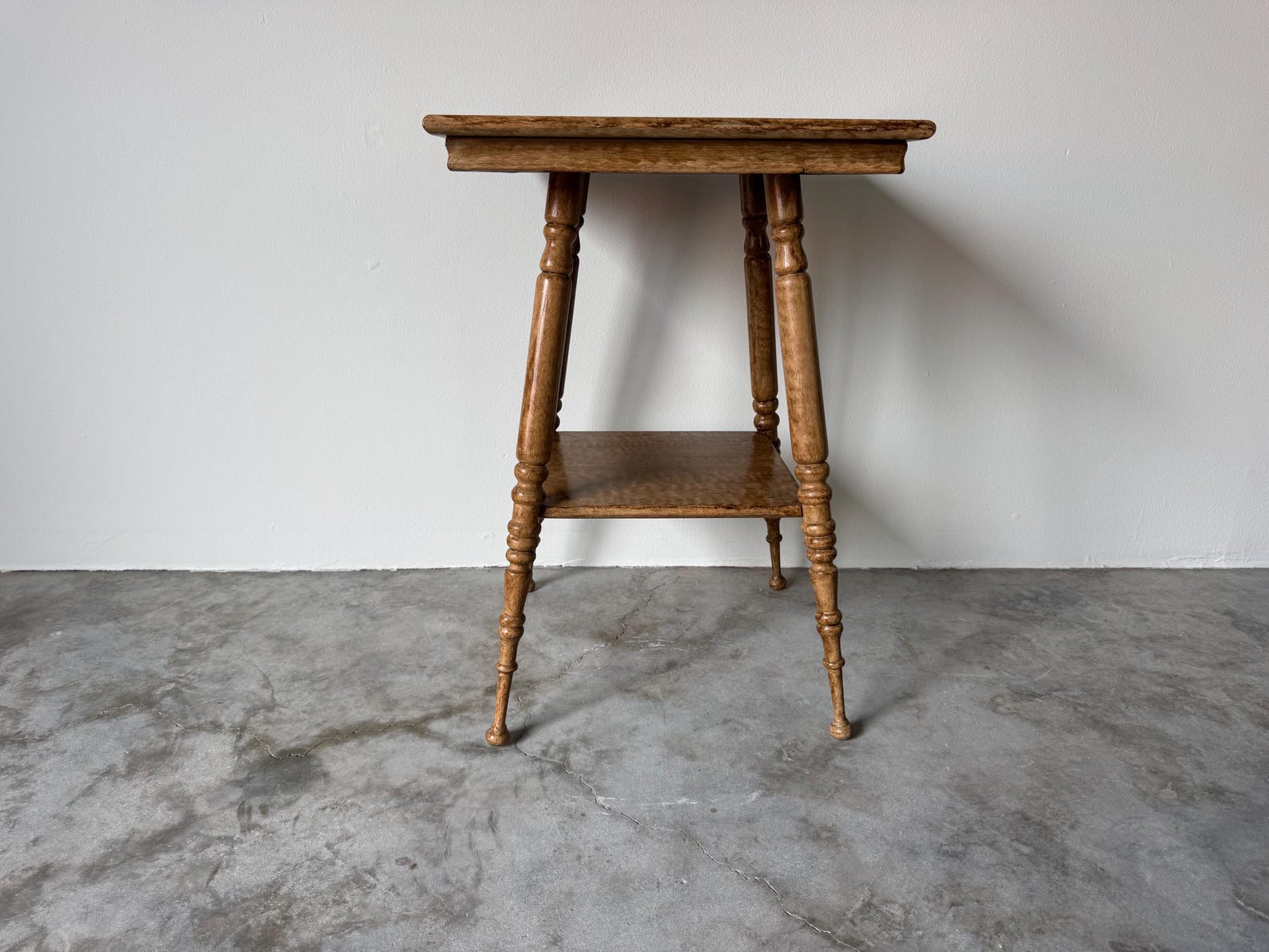 1960s Vintage Two-tier Oak Parlor or End Table With Turned Legs - Etsy