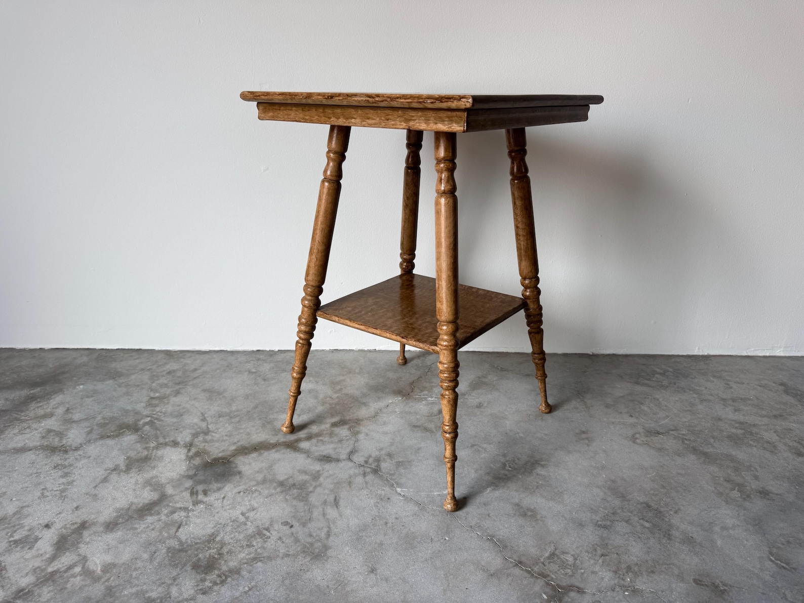 1960s Vintage Two-tier Oak Parlor or End Table With Turned Legs - Etsy