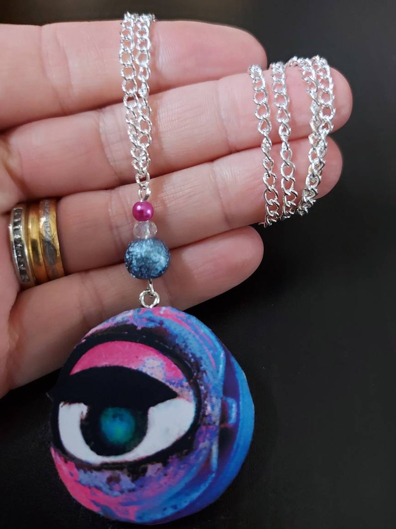 Creepy Dolls Eye Necklace / Horror Jewellery / Gothic Gift / | Etsy