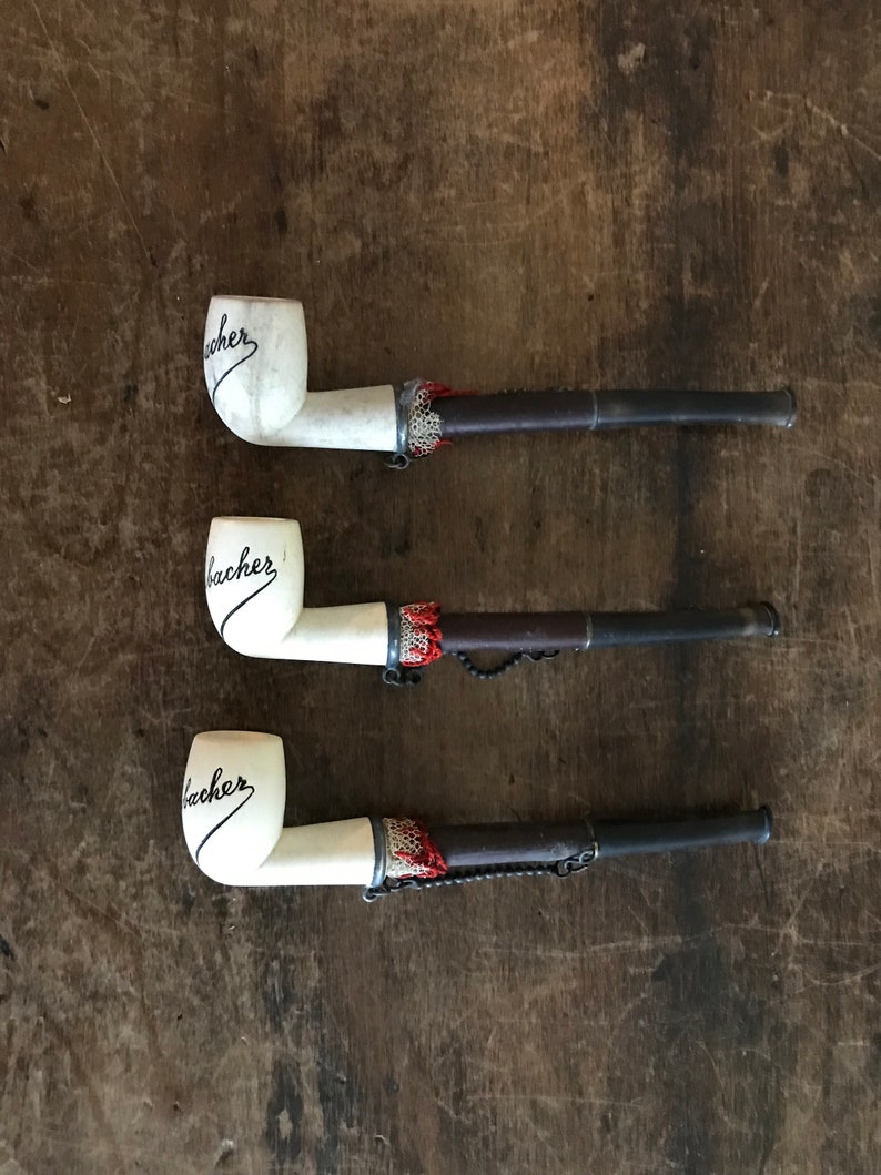 Clay Pipes From Brubacher's Wine Garden, Union Square, New York, Late ...