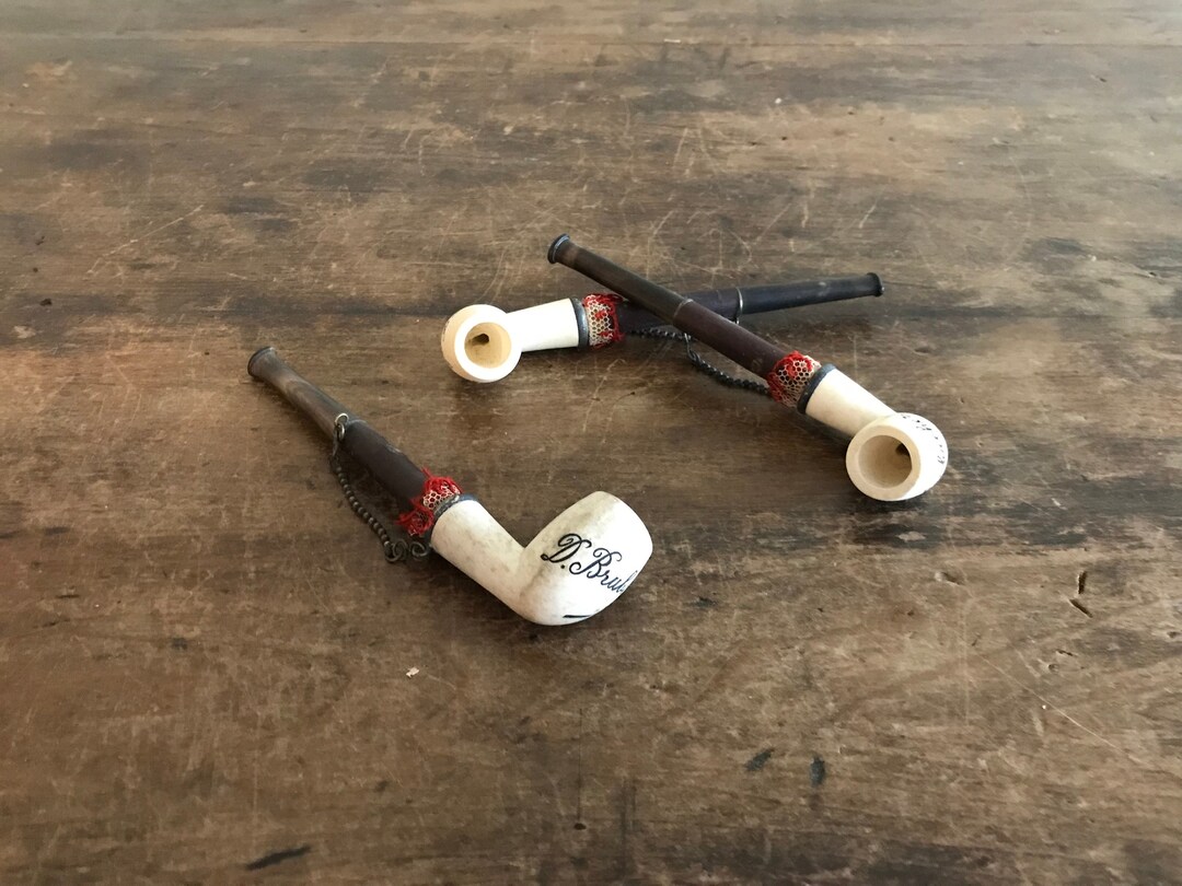 Clay Pipes From Brubacher's Wine Garden, Union Square, New York, Late ...
