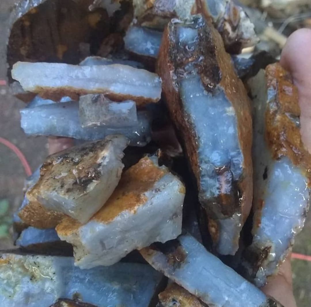 ROUGH Washington Blue Chalcedony Gemstone Ellensburg Blue - Etsy