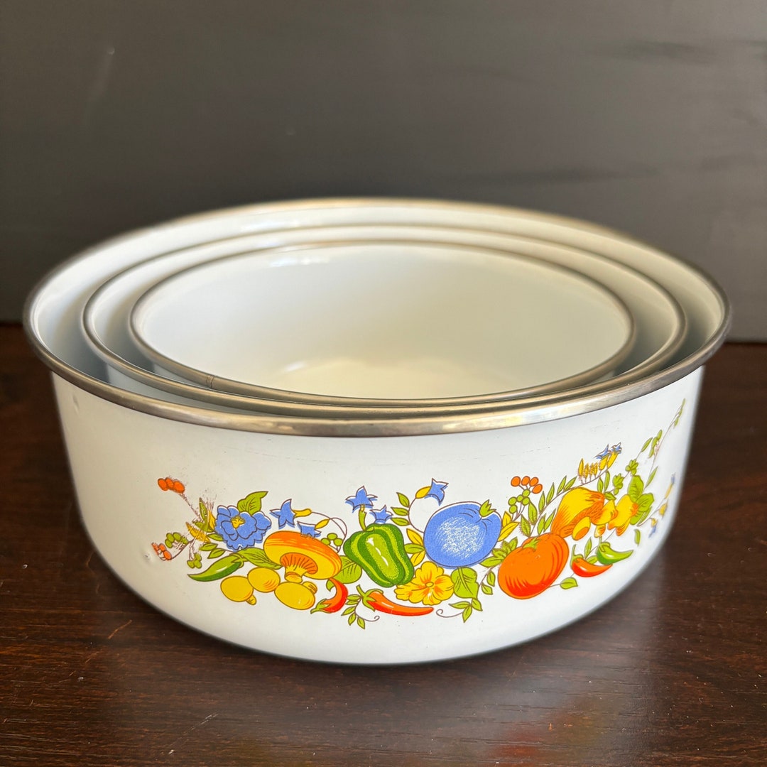 Vintage Enamel Bowls Set of 3 With White Enamel and Colorful Vegetables ...