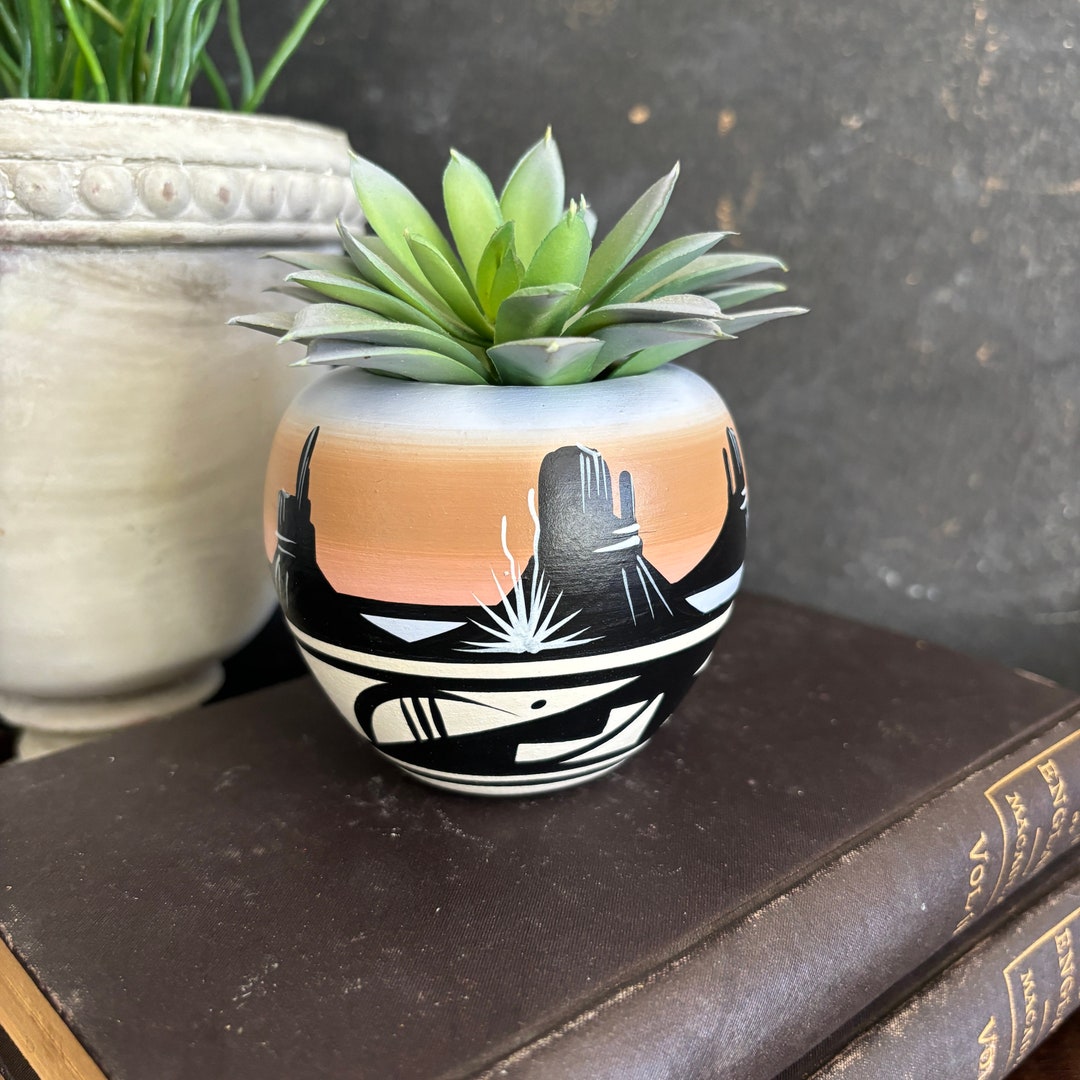 Beautiful Native American Handmade Pottery Signed Cedar Mesa Vase Southwestern Ceramic Clay ...