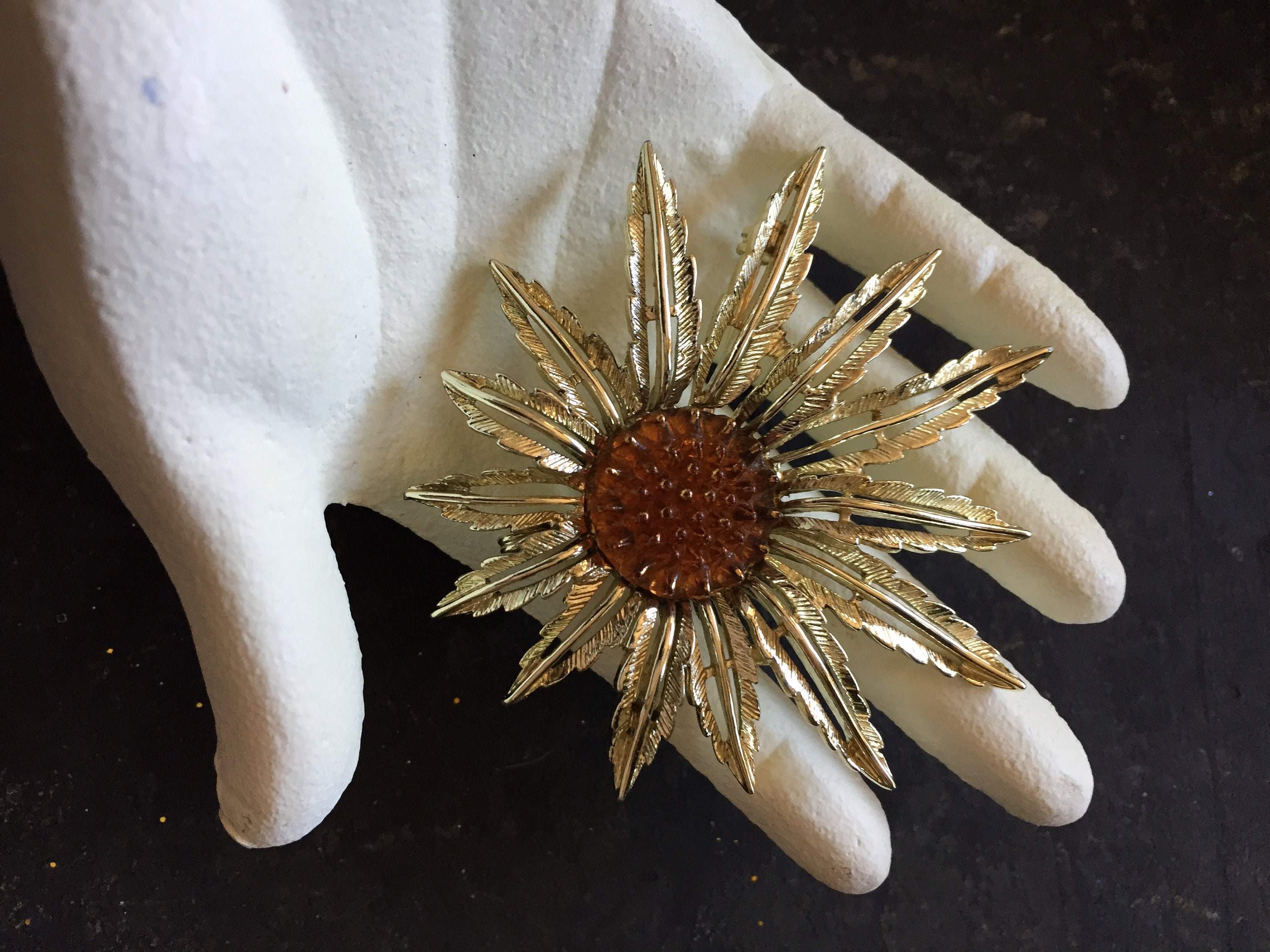 Vintage starburst floral pin brooch circa 1960's | Etsy