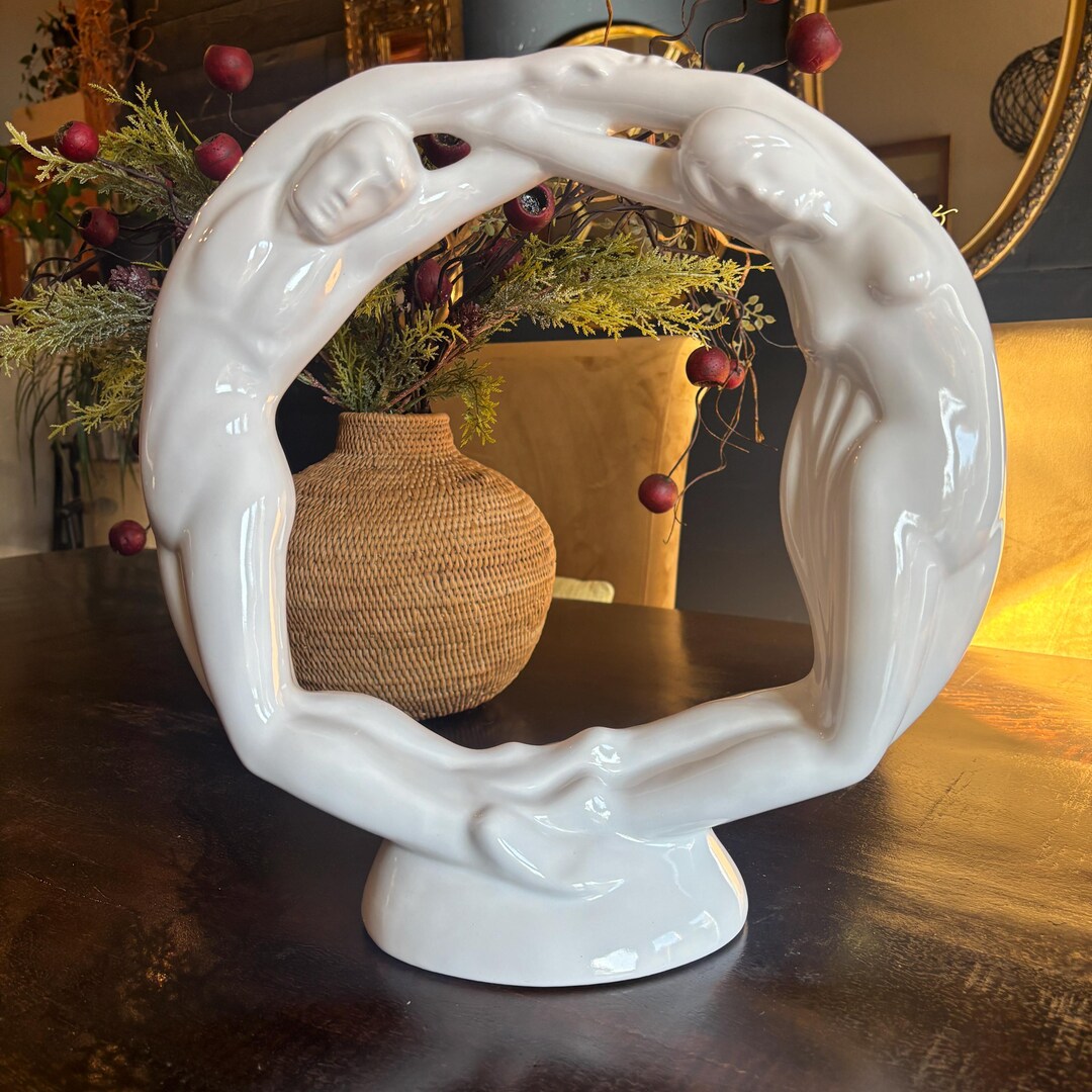 Vintage Royal Haeger White Circle of Love Glossy White Statue Statement ...