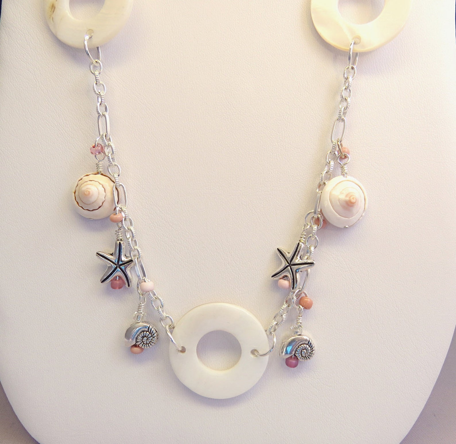 Collar de conchas, collar de conchas, collar de la vida de mar, plata ...