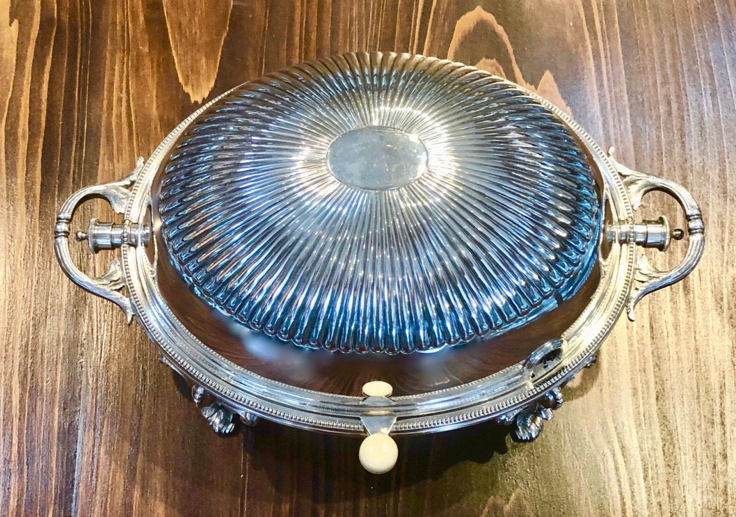 Walker & Hall Silver Plated Revolving Dome