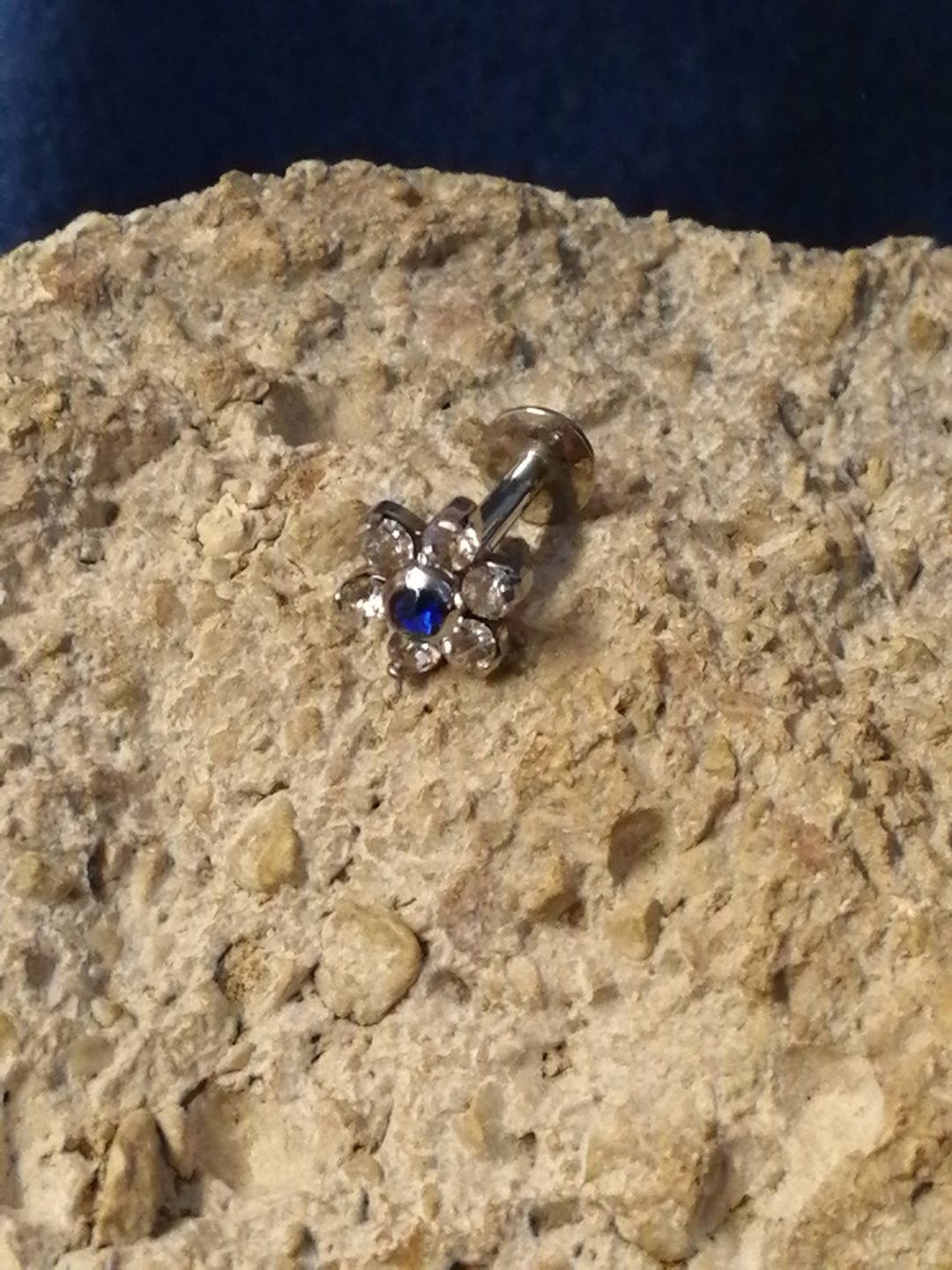 Crystal Flower Blue/clear Petals Labret Stud - 1.2mm Gauge - Suitable ...