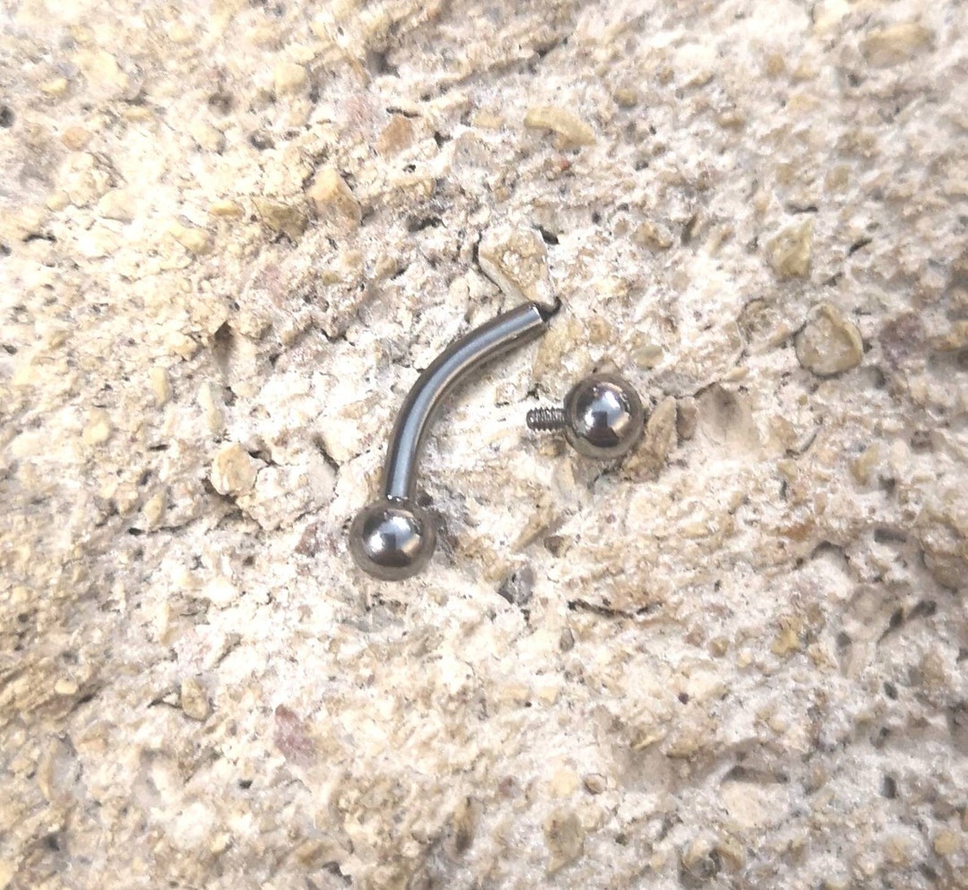 Basic 1.2mm (16g) Vertical Labret Piercing 6-12mm | Internally Threaded ...