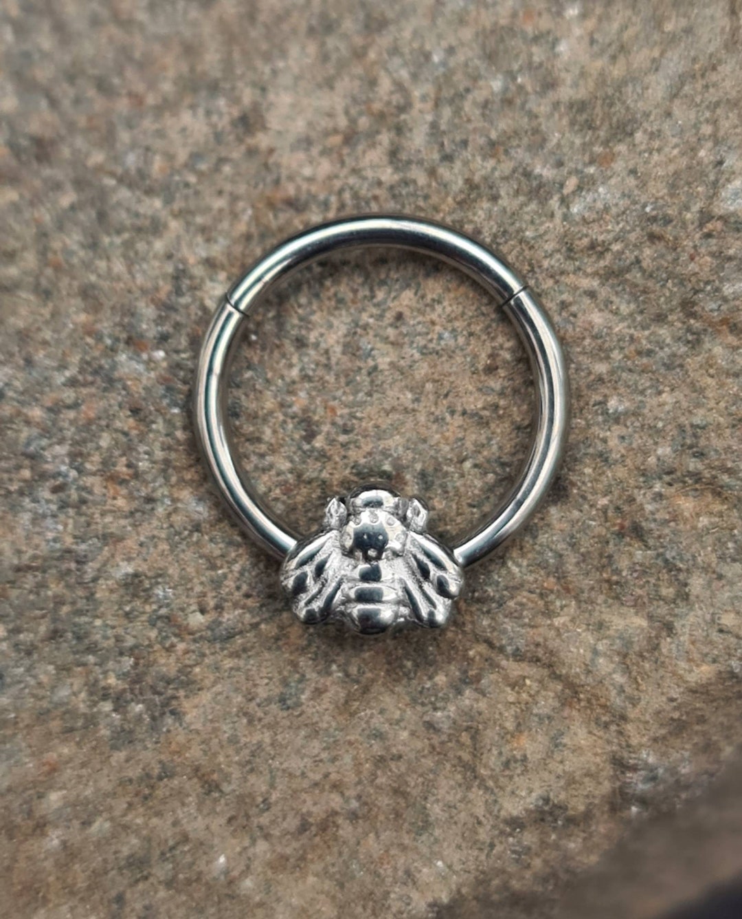 Cute Bee | Implant Grade Titanium Hinged Piercing Ring | 1.2mm 16g ...