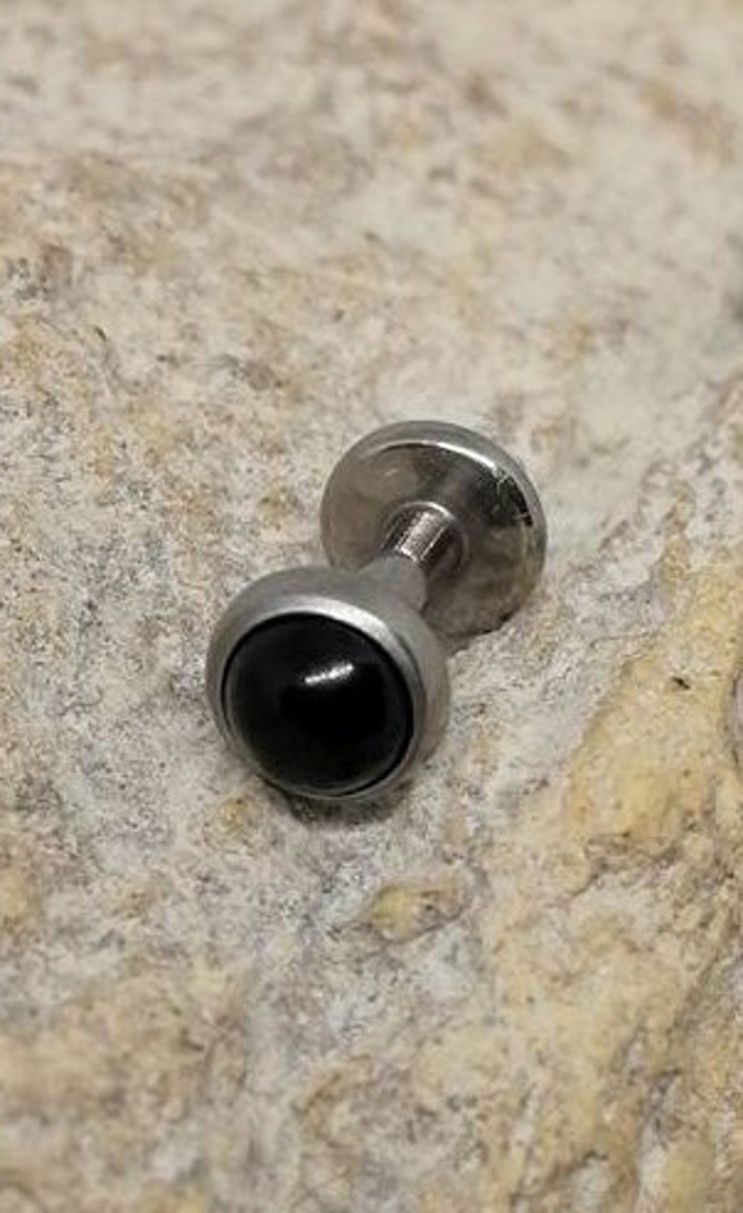 4mm Black Onyx Stone Disk Titanium Internally Threaded Labret Stud 1 ...