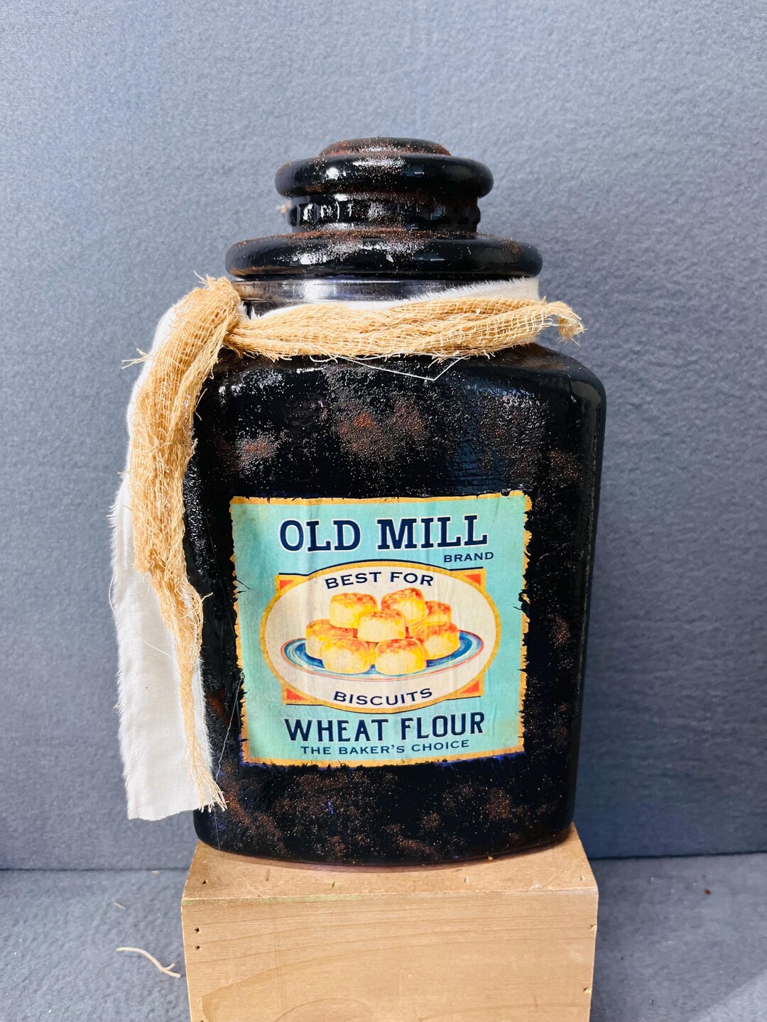 Illuminated Wheat Flour Container: LED Kitchen Canister for Pantry ...