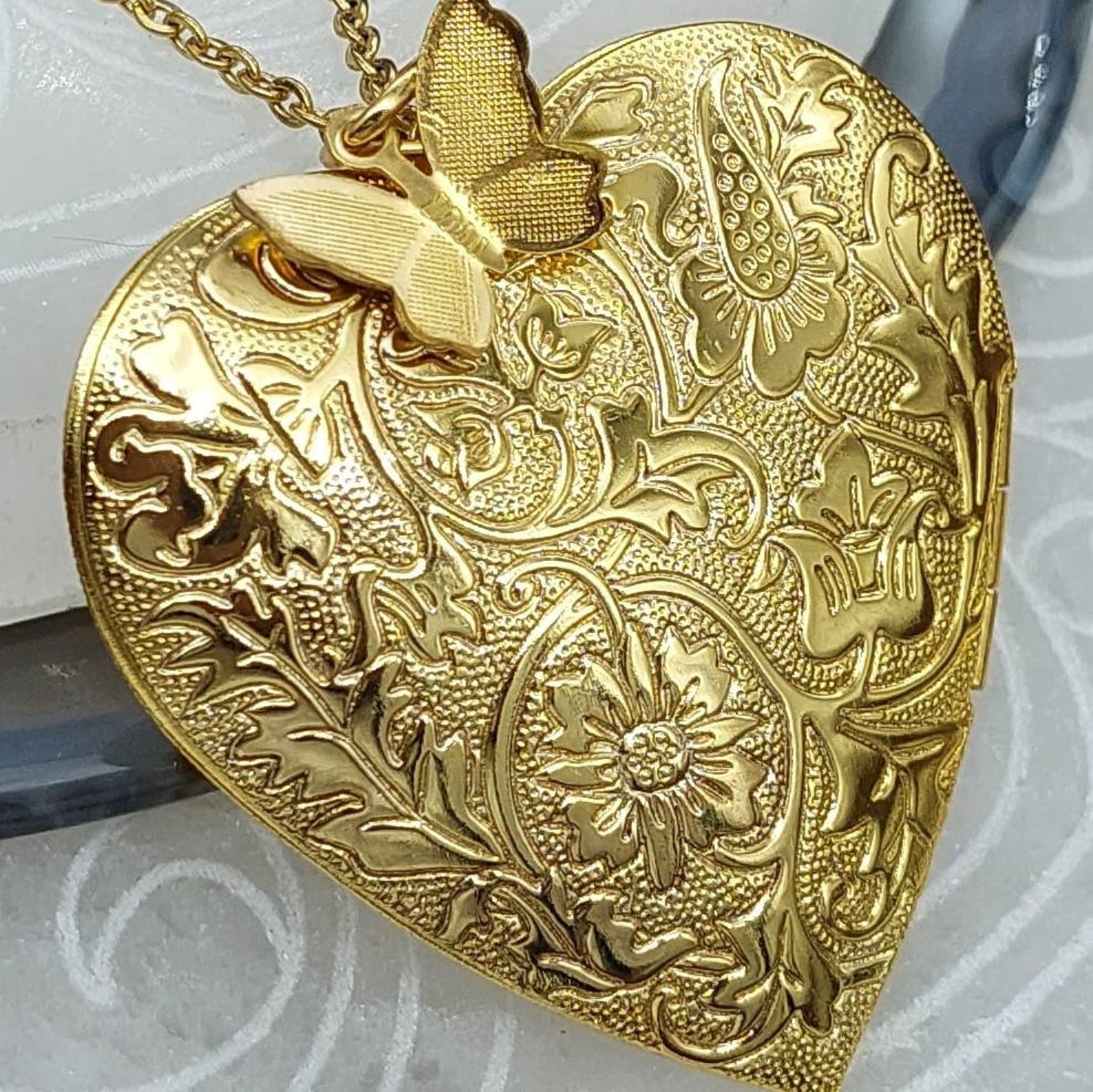 Large Gold Heart Locket Cremation Jewelry Necklace Heart Urn - Etsy