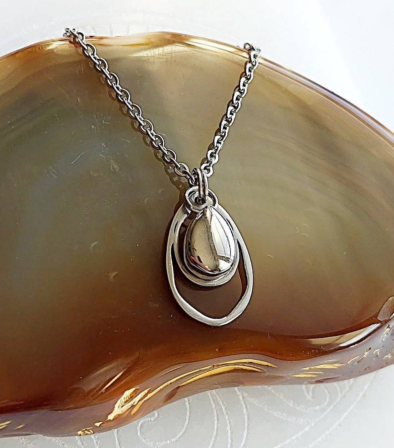Tiny Tear Ashes Keepsake Urn Pendant Necklace for Ashes - Etsy