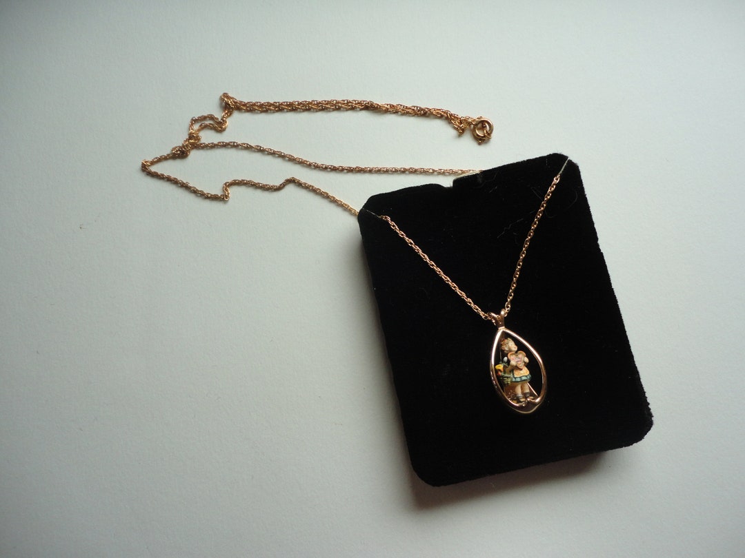 Vintage Goebel Collectors Necklace - Etsy