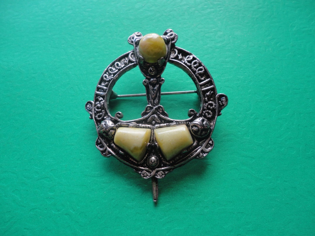 Vintage Scottish Kilt Brooch - Etsy