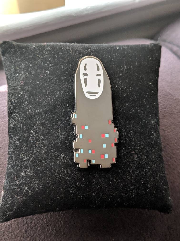 Glitch No Face Pin - Etsy