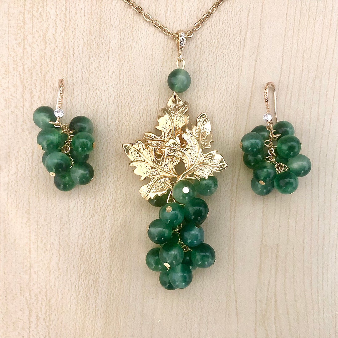 Grape Cluster Jewelry Set, Green and Gold Pendant and Earrings - Etsy