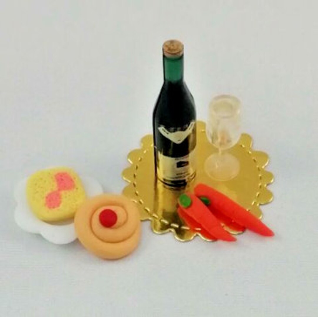 Miniature 1/12th Scale Dolls House Santa & Rudolph Treats Set Christmas ...