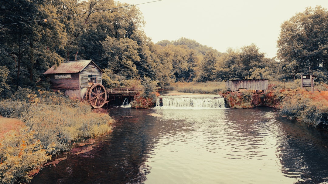 Old Mill on River Wisconsin Countryside Fall Hydes Mill Midwest ...