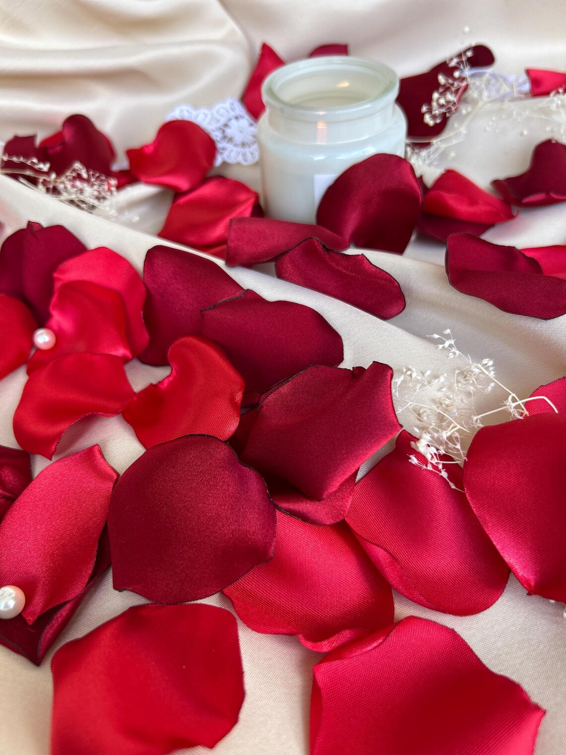 Pétalas de rosa de cetim vermelho: confete para casamento e festa ...
