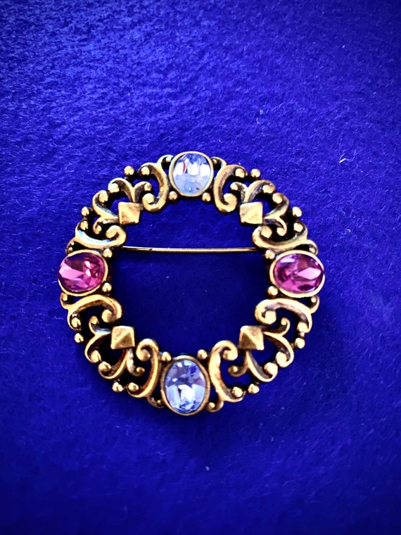 vintage victorian style circle - Gem