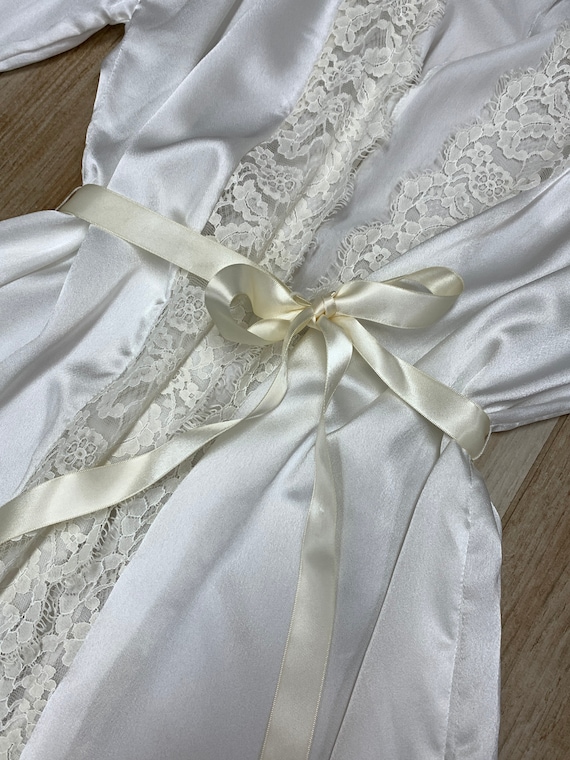 Claire Sandra by Lucie Ann Robe Ivory Vintage Peignoi… - Gem