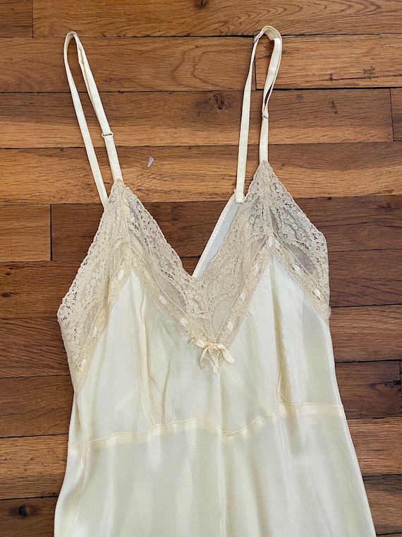 Vintage 1940s Rayon Satin Full Slip with Lace Trim at… - Gem