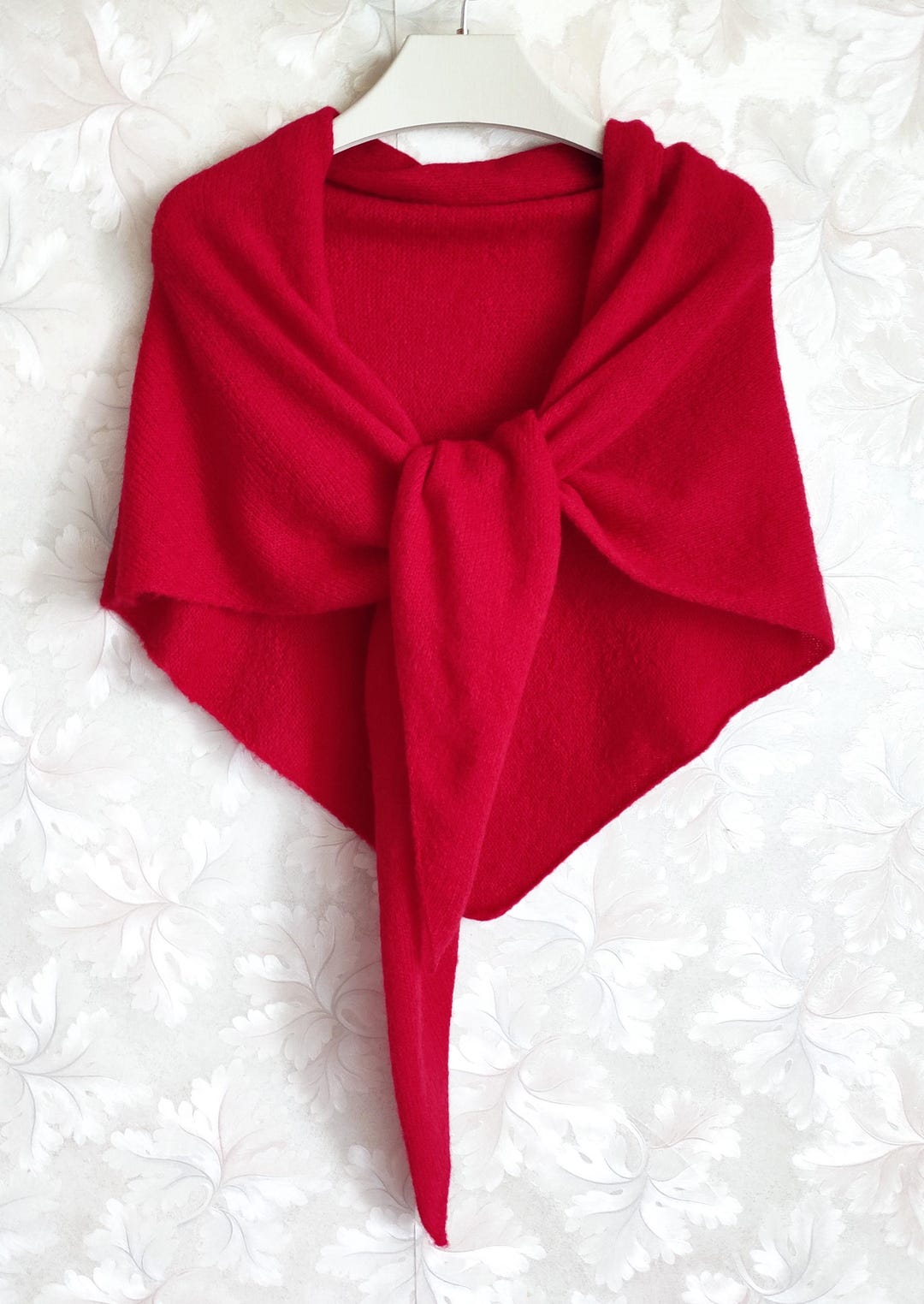 Knitted Red Merino Baktus, Cherry Wool Mini Shawl, Red Neck Scarf ...