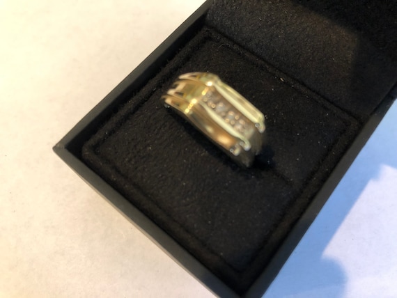 Men's 10K Solid Gold and genuine Diamonds Ring - Gem