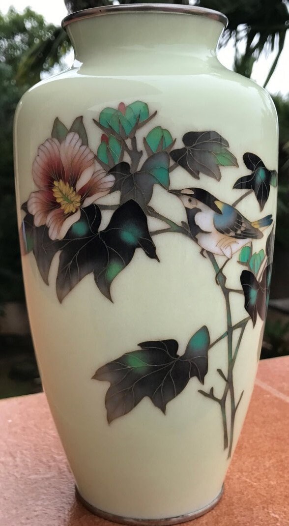 有線七宝 Yusen Shippo Silver Wire Cloisonne Large Yellow Vase 葵 Malva Pink ...