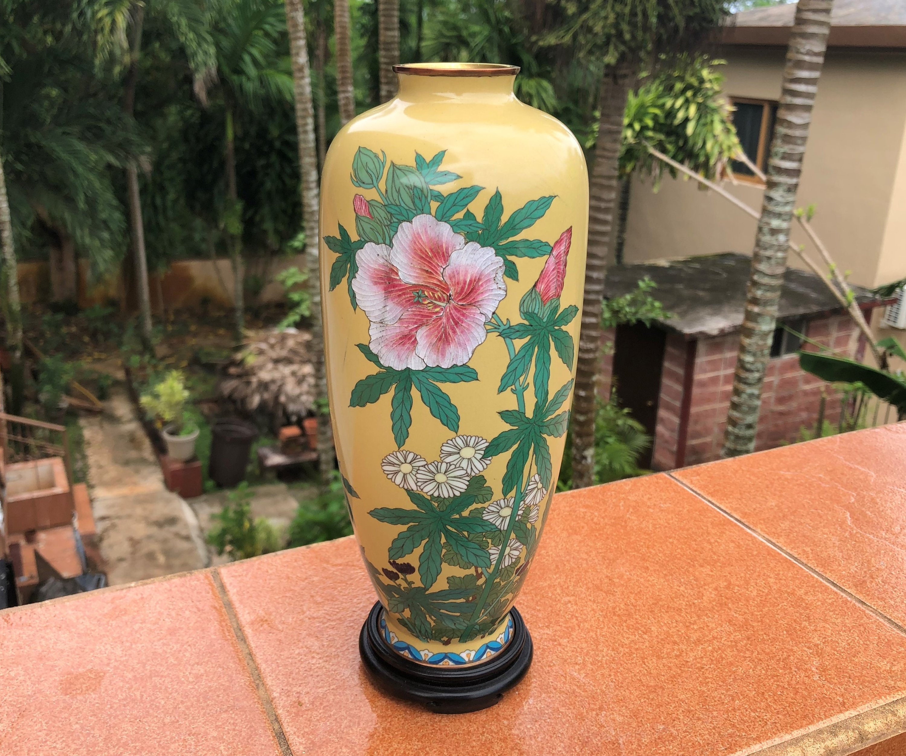 有線七宝 Yusen Shippo Silver Wire Cloisonne Large Yellow Vase 葵 Malva Pink ...
