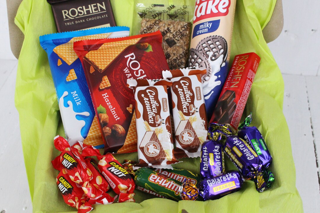Gift Sweet Box of Sweets Holiday Gift Family Tea Party Friends Meeting ...