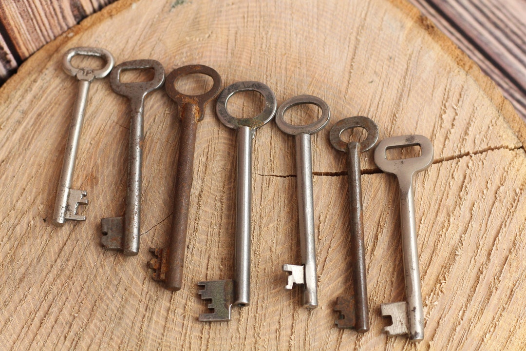 Set of 7 Vintage Keys Crafting Restaurant Decor Rustic Style Antique ...