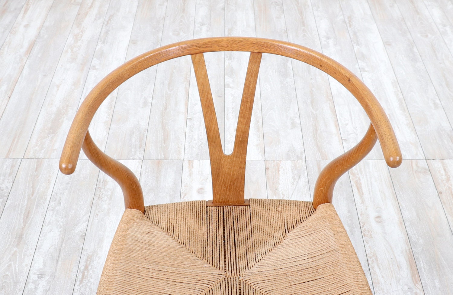 Classic Hans J. Wegner "wishbone" Oak Arm Chair for Carl Hansen & Søn ...