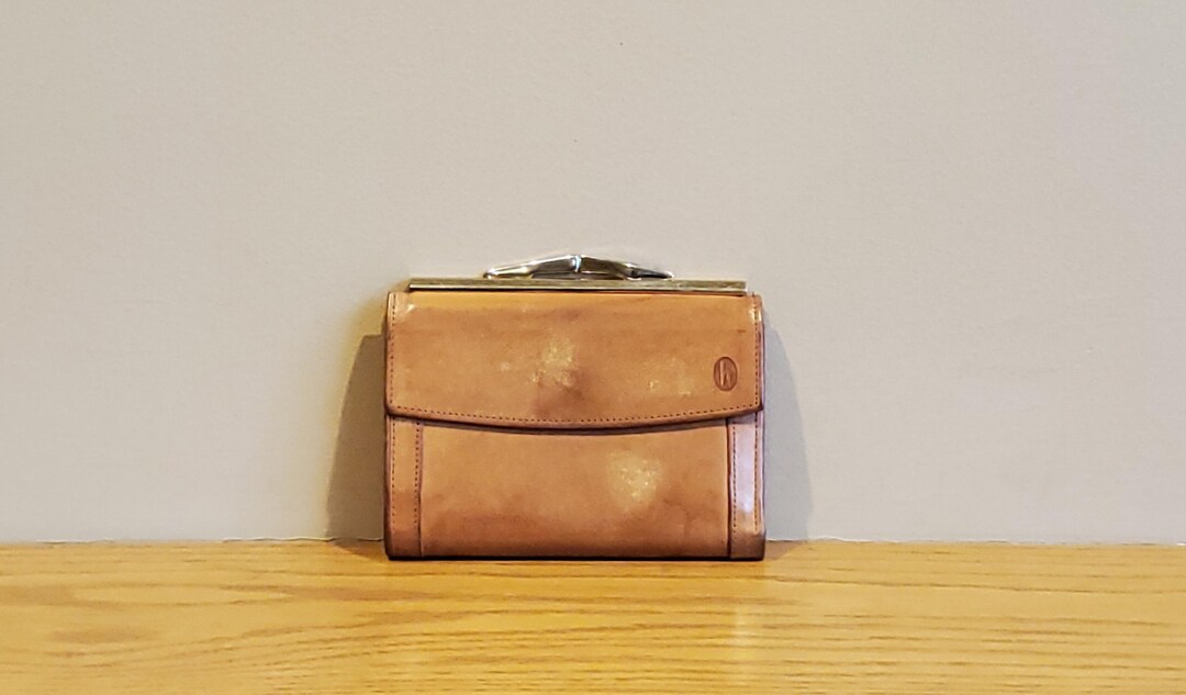 Vintage Hartmann Pocket Wallet in Natural Belting Leather With Kisslock ...