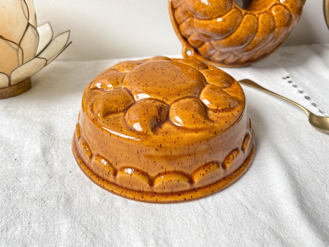 1950s Speckled Ceramic Cake Pan - Vintage Stoneware Cake Pan - Bundt ...