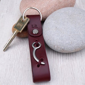 Personalised Leather Keyring With Genuine Parachute Closing Pin - Gifts ...