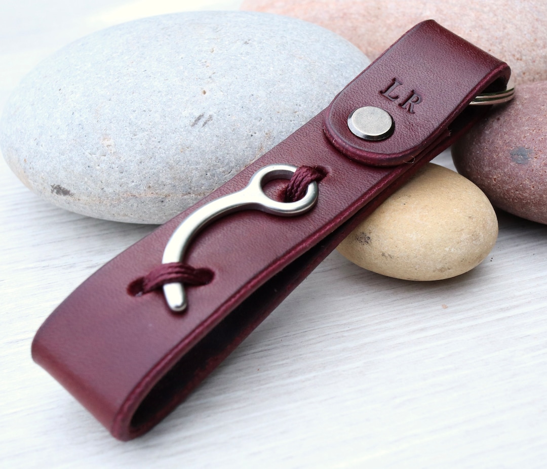 Personalised Leather Keyring With Genuine Parachute Closing Pin - Gifts ...