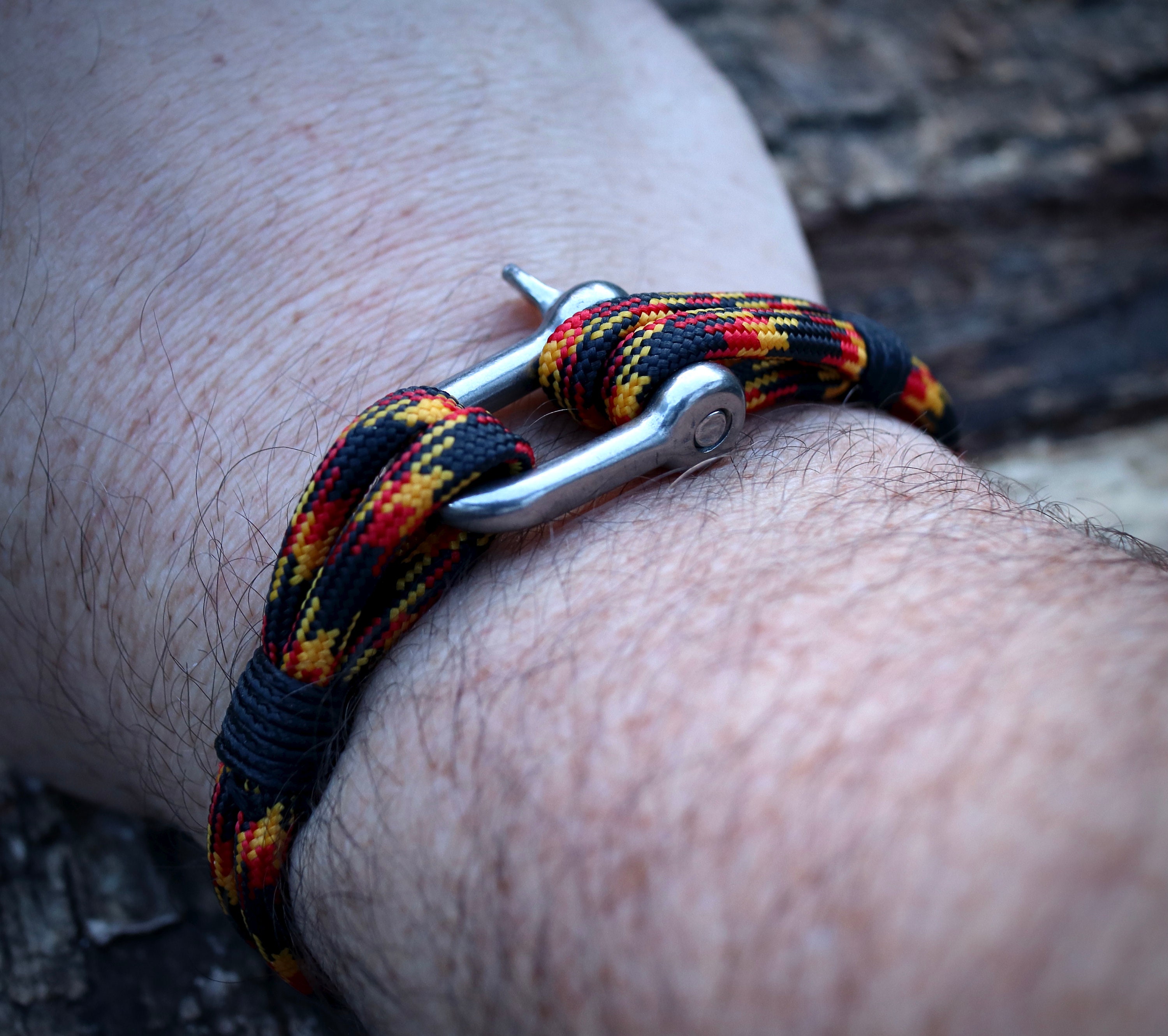 Paracord Bracelet With D Shackle Clasp - Paracord Bracelet - Rope ...