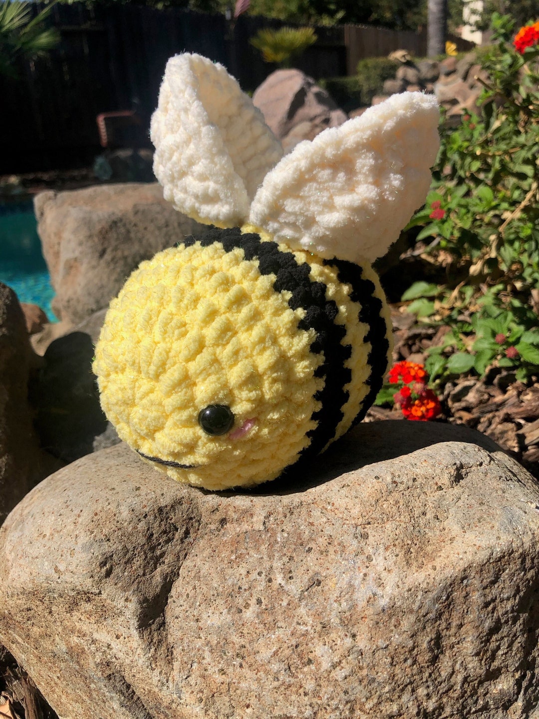 Bumble Bee Plush, Crochet Chenille Bumble Bee, Large Fluffy Bees ...