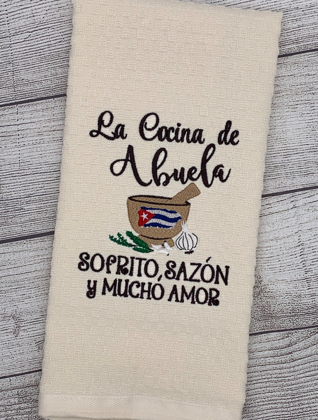 La Cocina De Abuela With the Cuban Flag Embroidered on Bowl \ Abuela ...