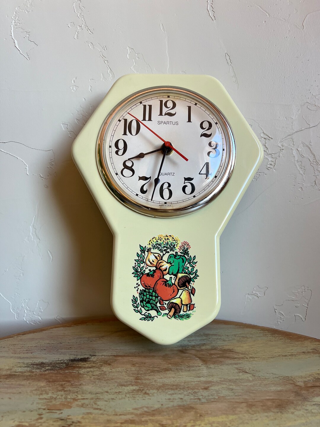 VINTAGE KITCHEN CLOCK Tested and Works, Mushroom Veggie Design Mid ...