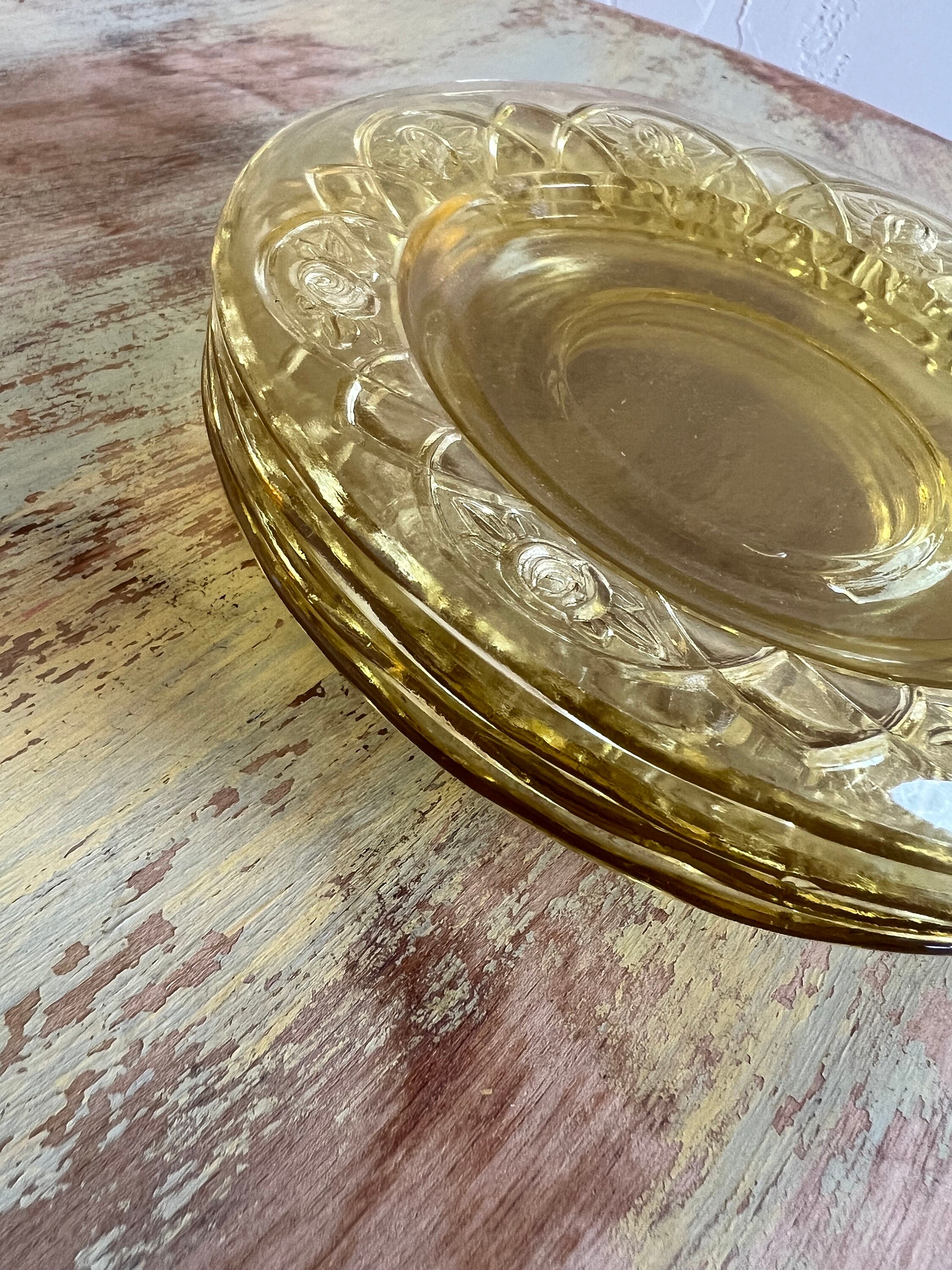 DEPRESSION GLASS Rosemary Dutch Rose Amber Yellow Glass Tea Plates 6 ...