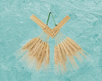 Wheat Weaving - Corn Dolly - Bride of the Corn - Harvest - Straw Wall ...